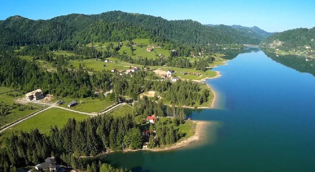 Destinația din România considerată un adevărat colț de Rai. Pr. Vasile ...